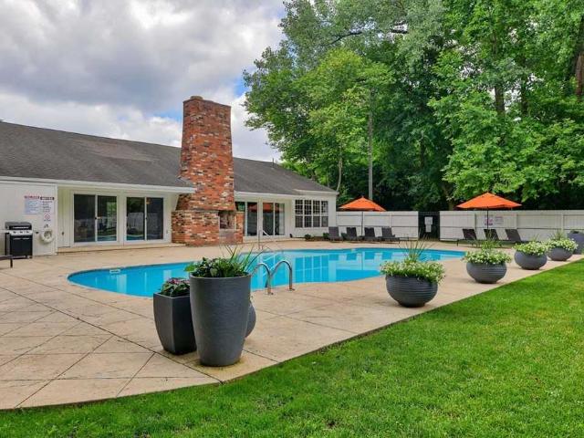 Arlington Pointe 2 Bedroom Apartment for Rent at 2565 Riverside Dr, Columbus, OH 43221 Scioto Trace