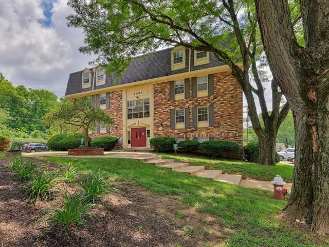 Arlington Pointe 2 Bedroom Apartment for Rent at 2565 Riverside Dr, Columbus, OH 43221 Scioto Trace