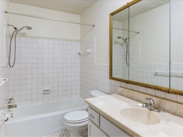 Arlington Place 1 Bedroom Apartment for Rent at 97 Arlington Ave W, St. Paul, MN 55117 North of Maryland