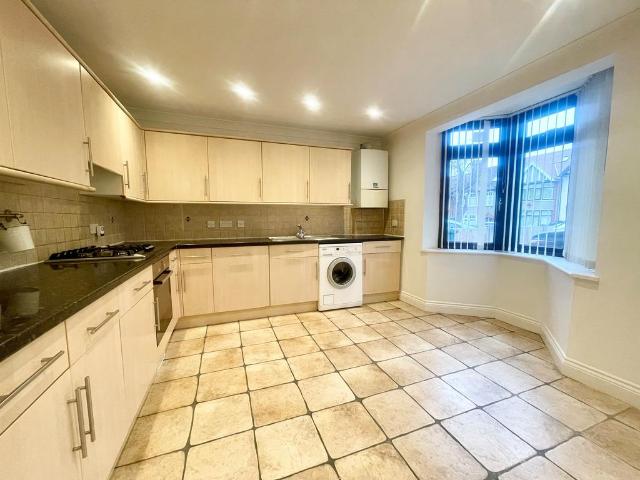 Arlington Road, Woodford Green, IG8 4 bed house to rent £3,000 pcm £692 pw