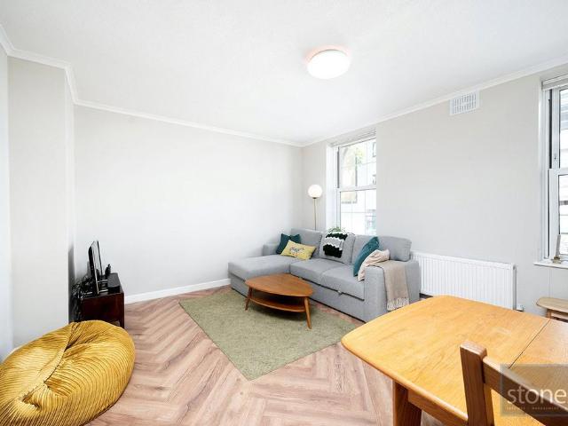 Arlington Road, London, NW1 2 bed apartment to rent £2,600 pcm £600 pw