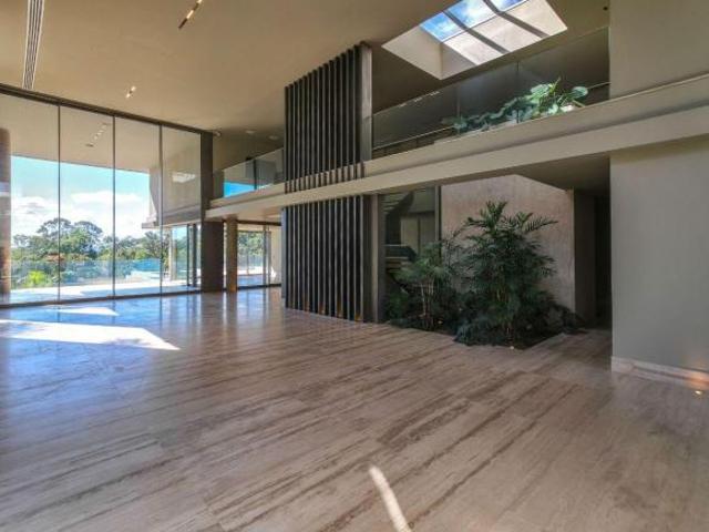 Arquitetura Assinada por Denise Zuba em Condomínio Exclusivo no Lago Sul