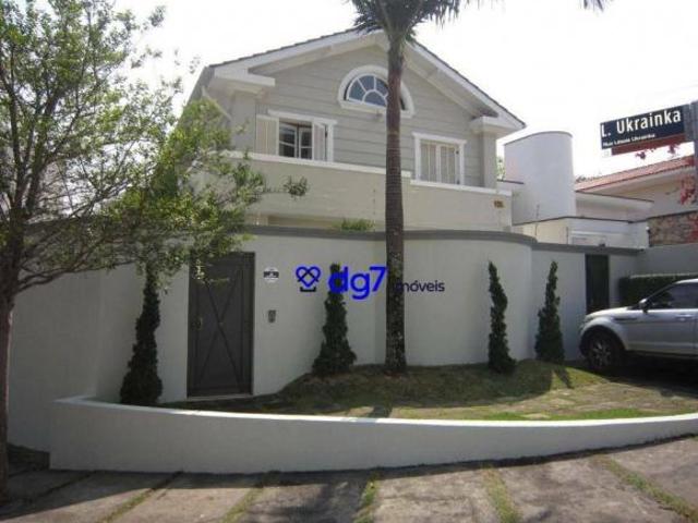 Arquitetura atemporal com piscina – Viva a elegância e a comodidade da Vila Sônia!