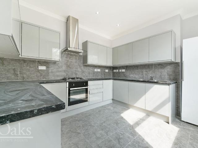 Arragon Gardens, Streatham SW16, Room to rent, £800 pcm | PrimeLocation