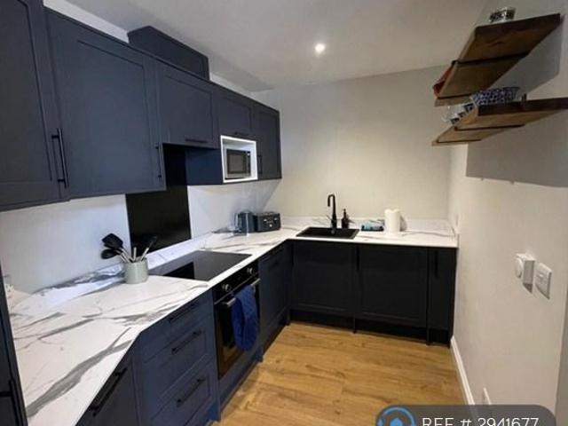 Arragon Road, Twickenham, TW1 2 bed flat to rent £2,200 pcm £508 pw