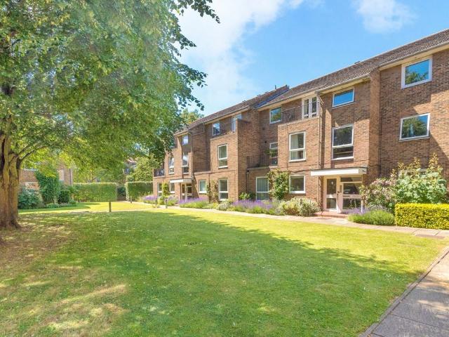 Arragon Road, Twickenham TW1, 2 bed flat to rent, £2,300 pcm | PrimeLocation