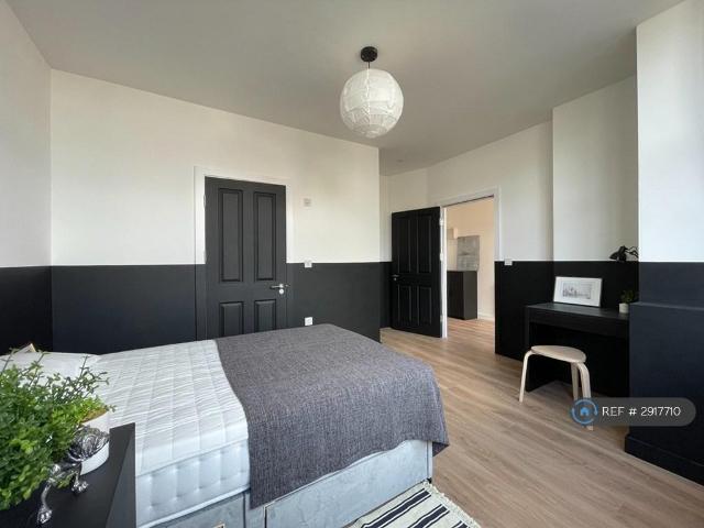 Arras Avenue, Morden, SM4 1 bed in a flat share to rent £1,080 pcm £249 pw