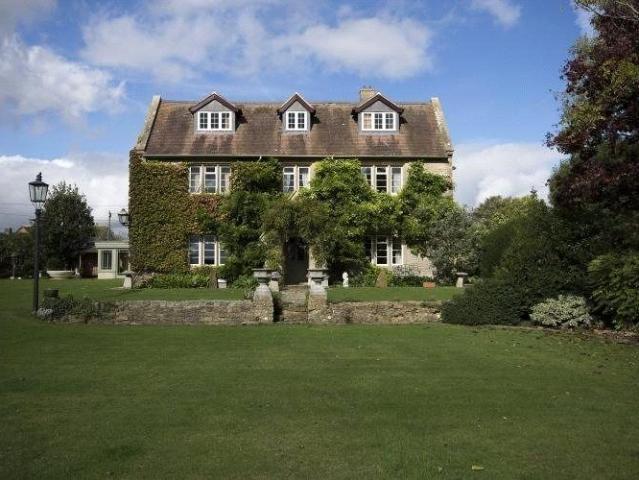 Arrochar, Merton OX25, 6 bed detached house to rent, £5,500 pcm | PrimeLocation