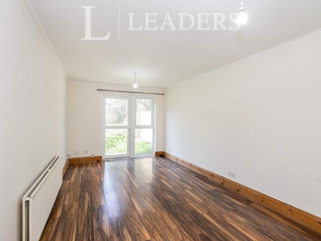 Arrow Head Road, Northampton. 2 bed flat to rent £1,000 pcm £231 pw