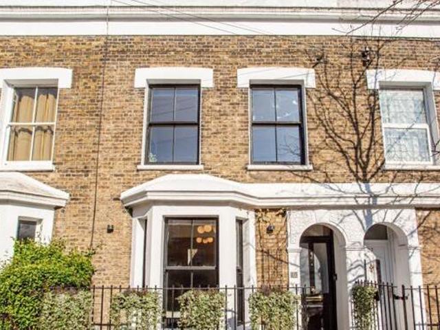 Arrow Road, 3 Bedroom Terraced