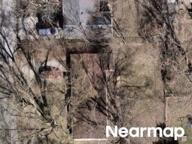 Arrow St
