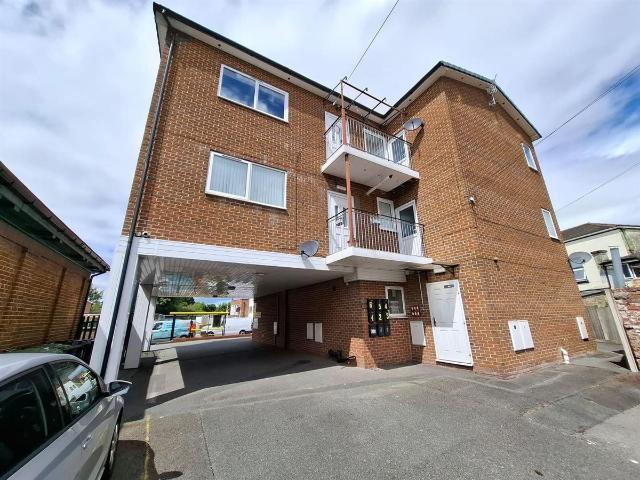 Arrowe Park Road, Upton, Wirral CH49, 2 bed flat to rent, £850 pcm | PrimeLocation
