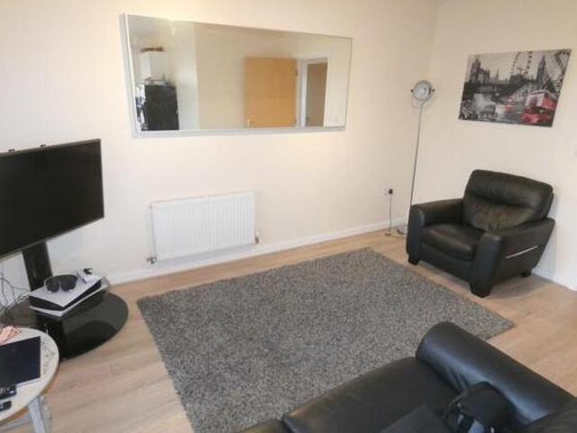 Arrowhead Close, Stapeley, 2 Bedroom Flat