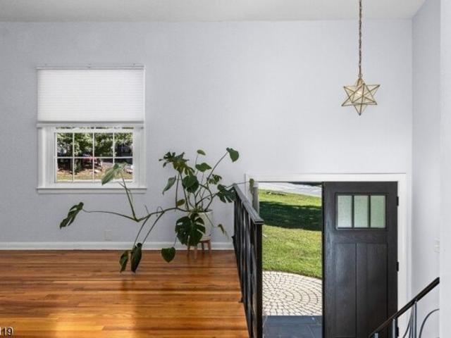 Arrowhead Dr, Washington Township, Home For Sale