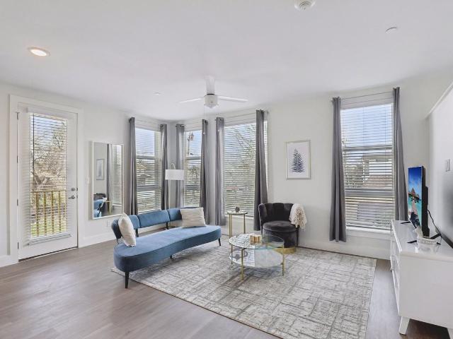 Arroyo Oaks 1 Bedroom Apartment for Rent at 2300 Arroyo Ave, Dallas, TX 75219