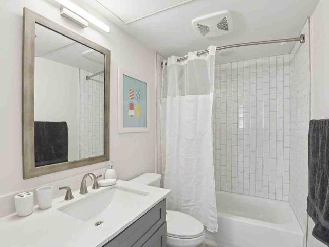 Arroyo Oaks 1 Bedroom Apartment for Rent at 2300 Arroyo Ave, Dallas, TX 75219
