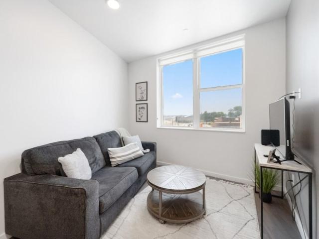 Art Bloc 1 Bedroom Apartment for Rent at 335 Cedar St, Waterloo, IA 50701 Downtown Waterloo
