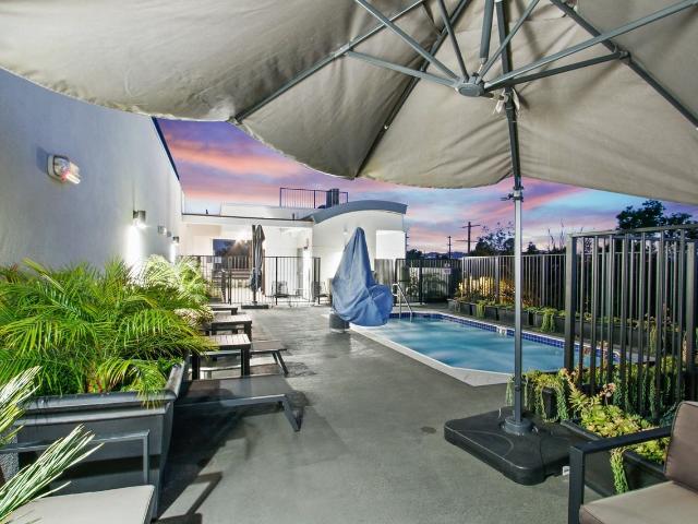 Art Set NoHo Studio Apartment for Rent at 11525 Chandler Blvd, Los Angeles, CA 91601 Mid Town North Hollywood