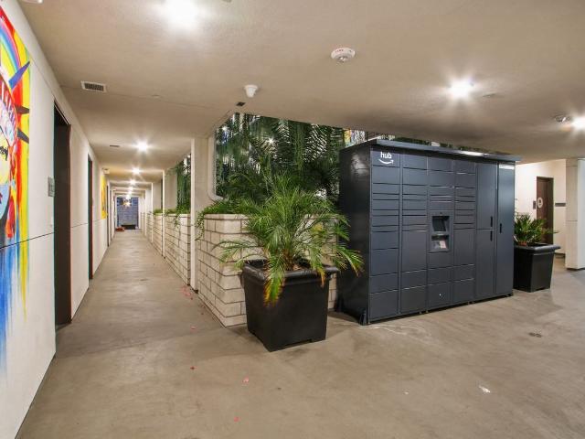Art Set NoHo Studio Apartment for Rent at 11525 Chandler Blvd, Los Angeles, CA 91601 Mid Town North Hollywood