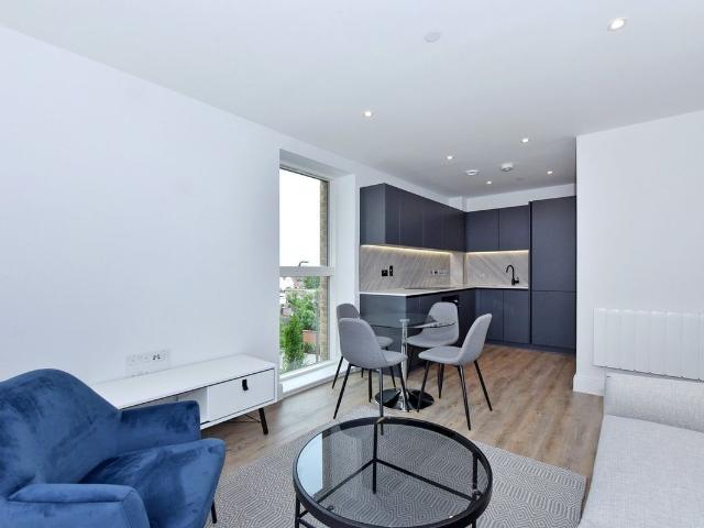 Artesian House, Memorial Avenue, Slough SL1, 1 bed flat to rent, £1,475 pcm | PrimeLocation