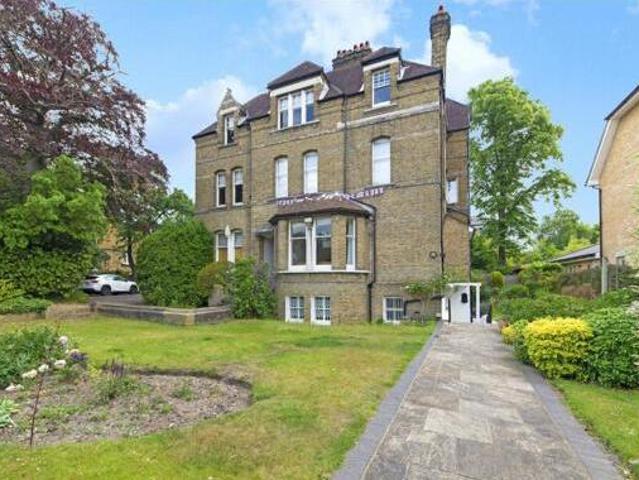 Arterberry Road, West Wimbledon, 3 Bedroom Apartment