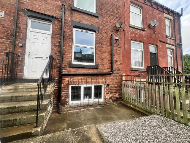 Arthington Grove, Leeds LS10, 2 bed terraced house to rent, £1,348 pcm | PrimeLocation