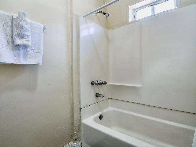 Arthur Emery Apartments Studio Apartment for Rent at 907 W 17th St, Los Angeles, CA 90015 Pico Union