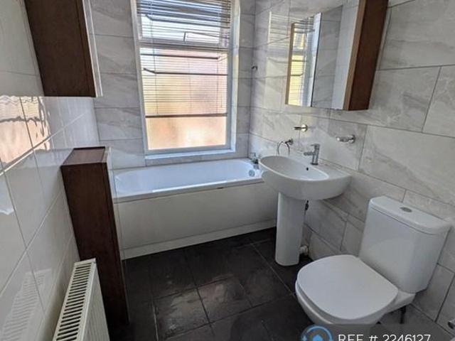 Arthur St, Rochdale, OL12 3 bed end of terrace house to rent £1,195 pcm £276 pw