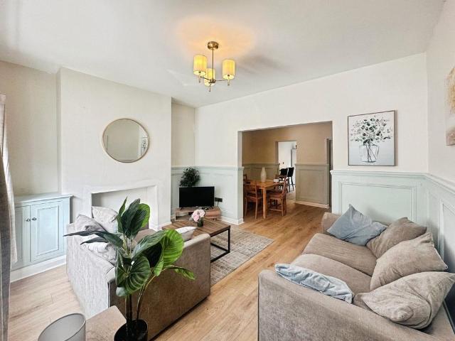 Arthur Street, North Yorkshire YO10 2 bed end of terrace house to rent £1,595 pcm £368 pw