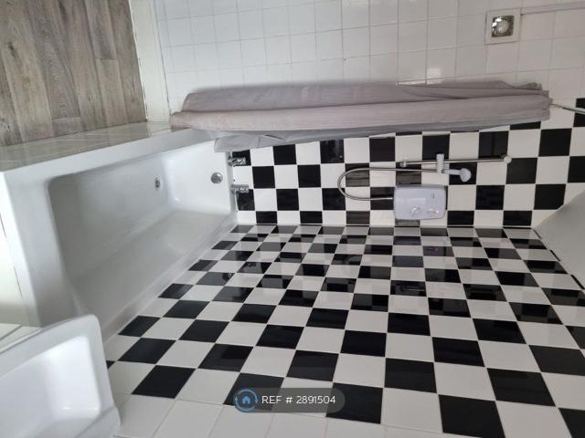 Arthur Street, Nottingham NG7, Room to rent, £715 pcm | PrimeLocation