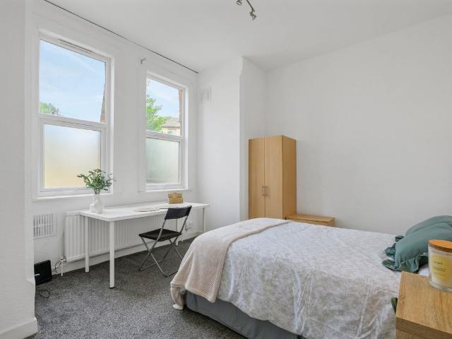 Arthur Street, Arboretum, Nottingham NG7, 2 bed flat to rent, £1,083 pcm | PrimeLocation