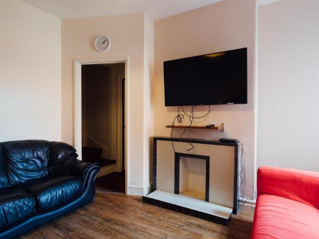 Arthur Street, Loughborough LE11 5 bed house to rent £2,390 pcm £552 pw