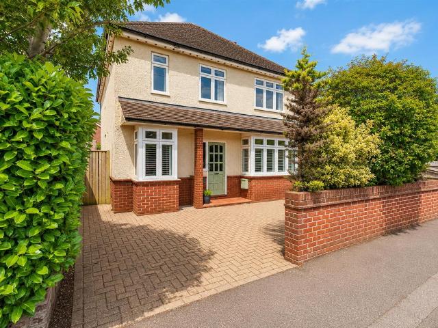Arthur Road, Farnham GU9, 4 bed detached house to rent, £4,000 pcm | PrimeLocation
