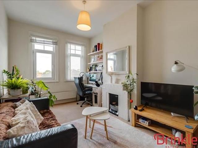 Arthur Road, Flat B, Wimbledon Park SW19, 1 bed flat to rent, £1,750 pcm | PrimeLocation