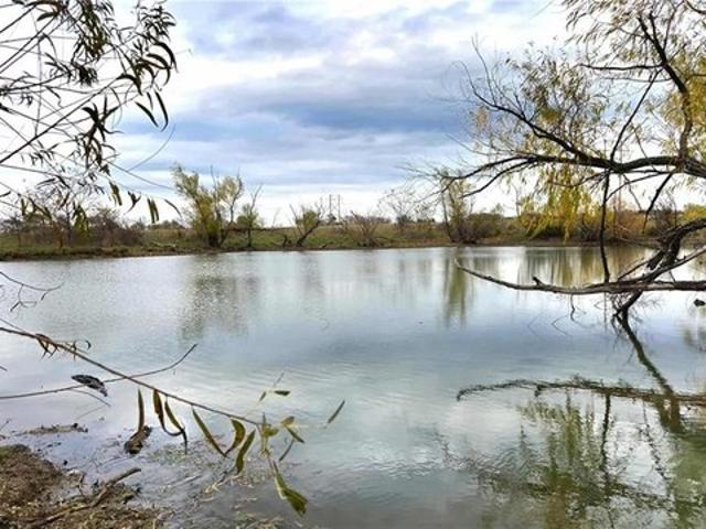 Arthur Rd, Blue Mound, KS 66010