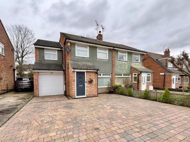 Arthursdale Drive, Scholes, 4 Bedroom Semi detached