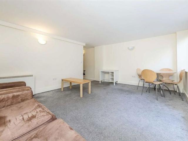 Artichoke Hill, E1W, London