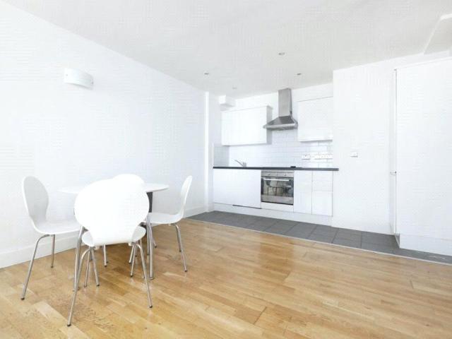 2 Artichoke Hill, London E1W, 1 bed flat to rent, £2,150 pcm | PrimeLocation