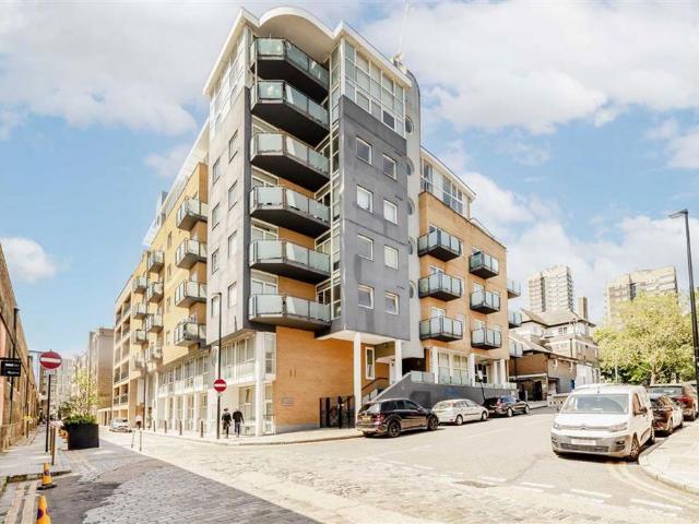 Artichoke Hill, London E1W 2 bed flat to rent £2,000 pcm £462 pw