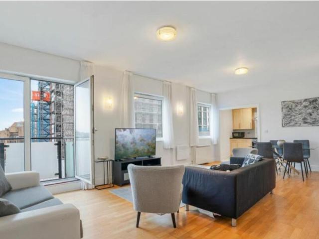 Artichoke Hill, London E1W, 3 bed flat to rent, £3,838 pcm | PrimeLocation