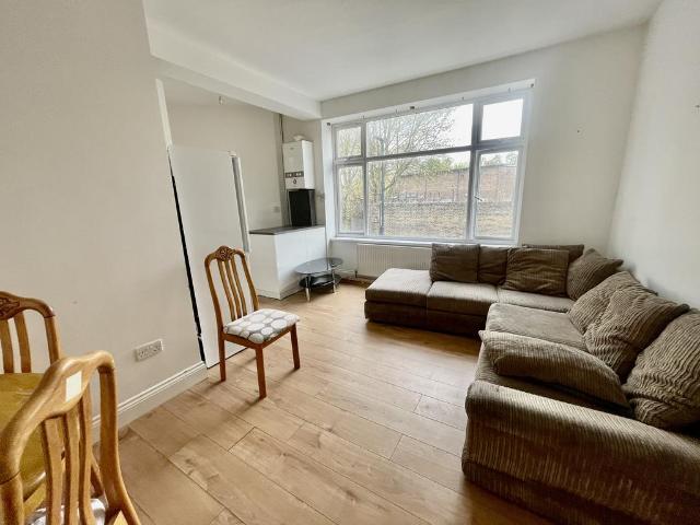 Artillery Place, London, SE18 2 bed apartment to rent £1,650 pcm £381 pw