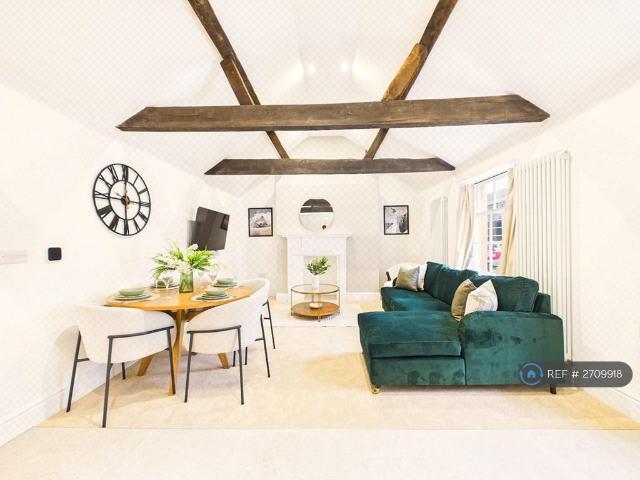 Artisan Court, Cheltenham, GL50 1 bed flat to rent £2,100 pcm £485 pw