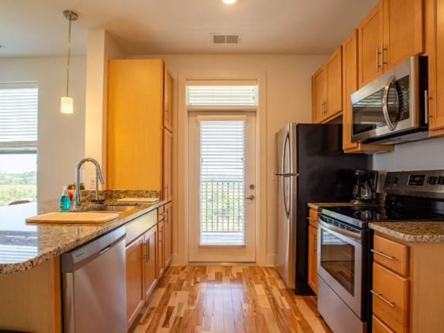 Artisan Hill 2 Bedroom Apartment for Rent at 1021 Carlisle Ave, Richmond, VA 23231 Fulton