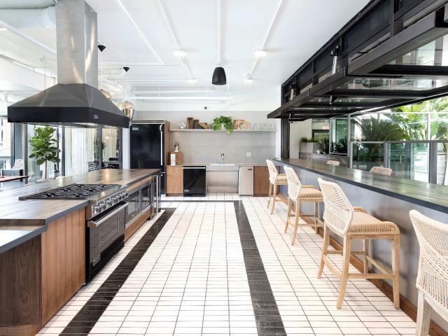 Artisan Studio Apartment for Rent at 1601 Broadway, San Diego, CA 92101 East Village