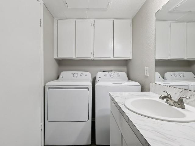 Artisan West 2 Bedroom Apartment for Rent at 8300 Sands Point Dr, Houston, TX 77036 Sharpstown
