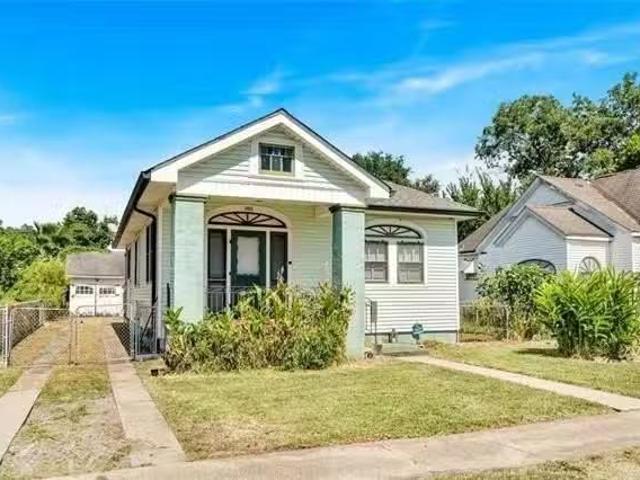 Arts and Crafts, Single Family New Orleans, LA 3909 Piedmon.