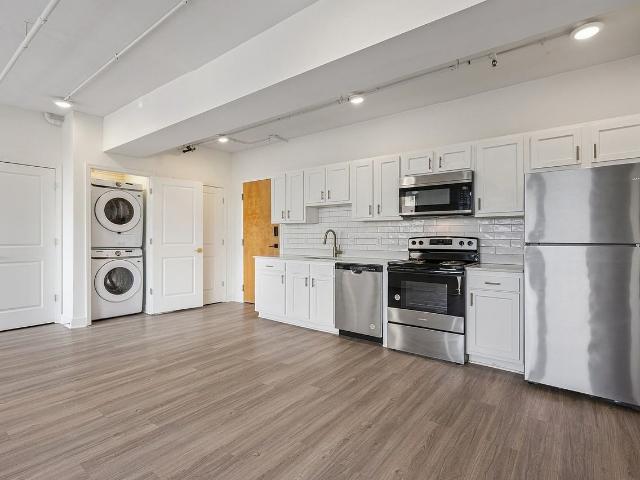 Artspace Lofts 2 Bedroom Apartment for Rent at 323 W Broadway, Louisville, KY 40202 Central Business District