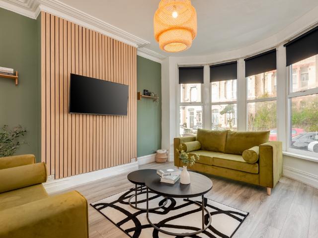 Arundel Avenue Room 4