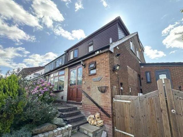 Arundel Close, Carrbrook, 4 Bedroom Semi detached