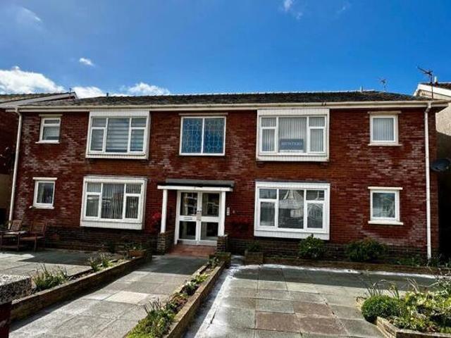Arundel Court, Clifton Drive, 2 Bedroom Apartment